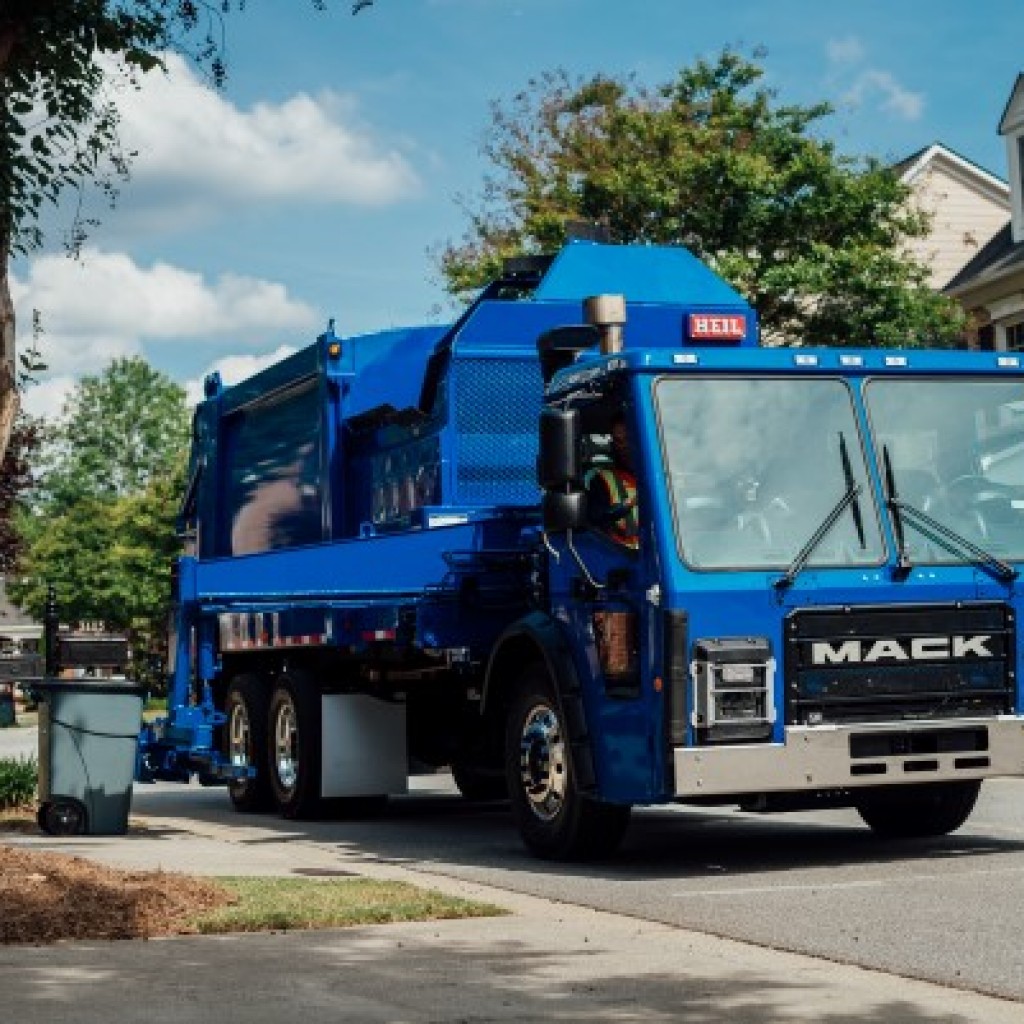 Mack-LR-Model | Bigwheels.my