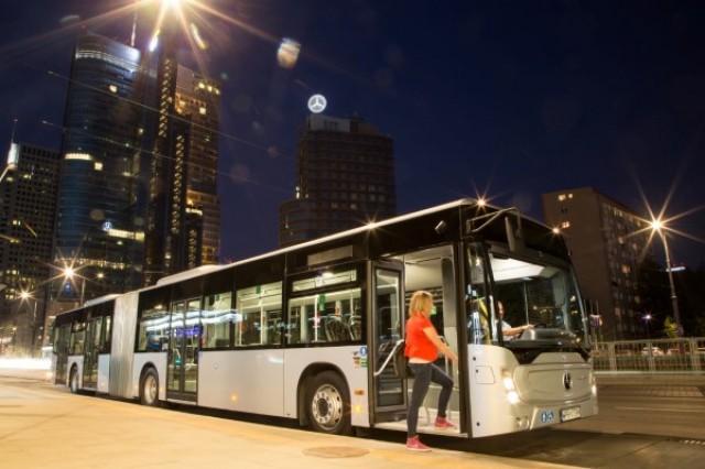 Mercedes-Benz Conecto Bus Makes World Debut | Bigwheels.my