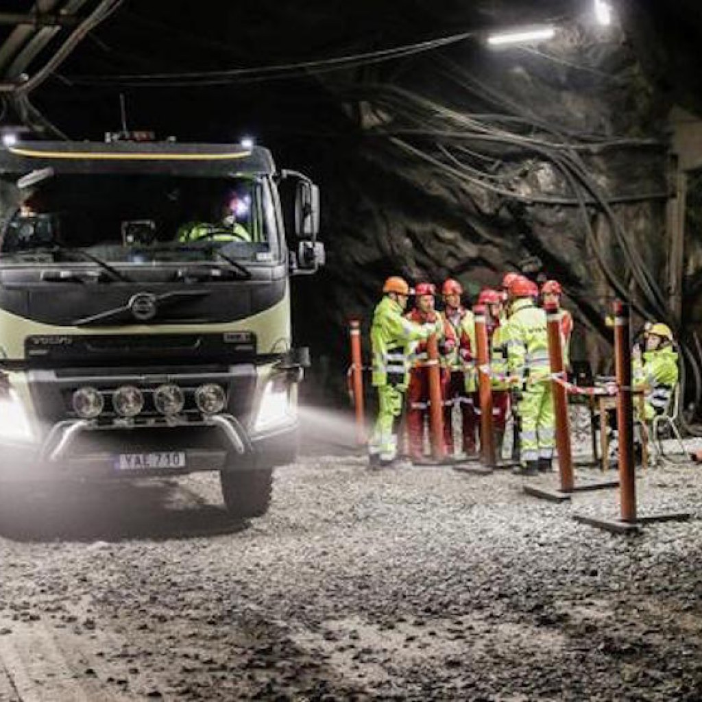 Volvo-mine-truck | BigWheels.my