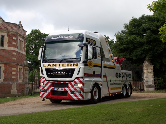MAN TGX 26.560 6×4, the heavy duty recovery truck | Bigwheels.my