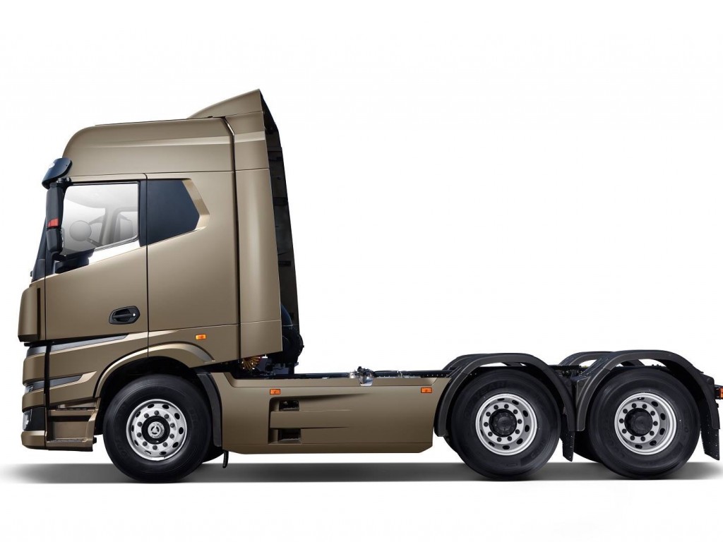 World’s first M100 methanol fuel heavy truck launched | Bigwheels.my