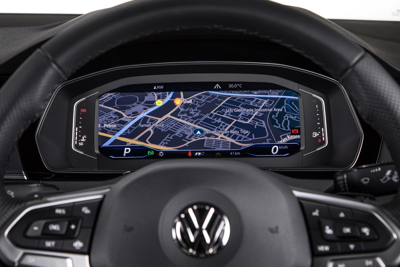 Volkswagen_Passat_R-Line_Interior-4 | Bigwheels.my