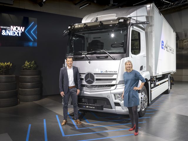 Mercedes-Benz Trucks Exhibition Focuses on EV |Bigwheels.my
