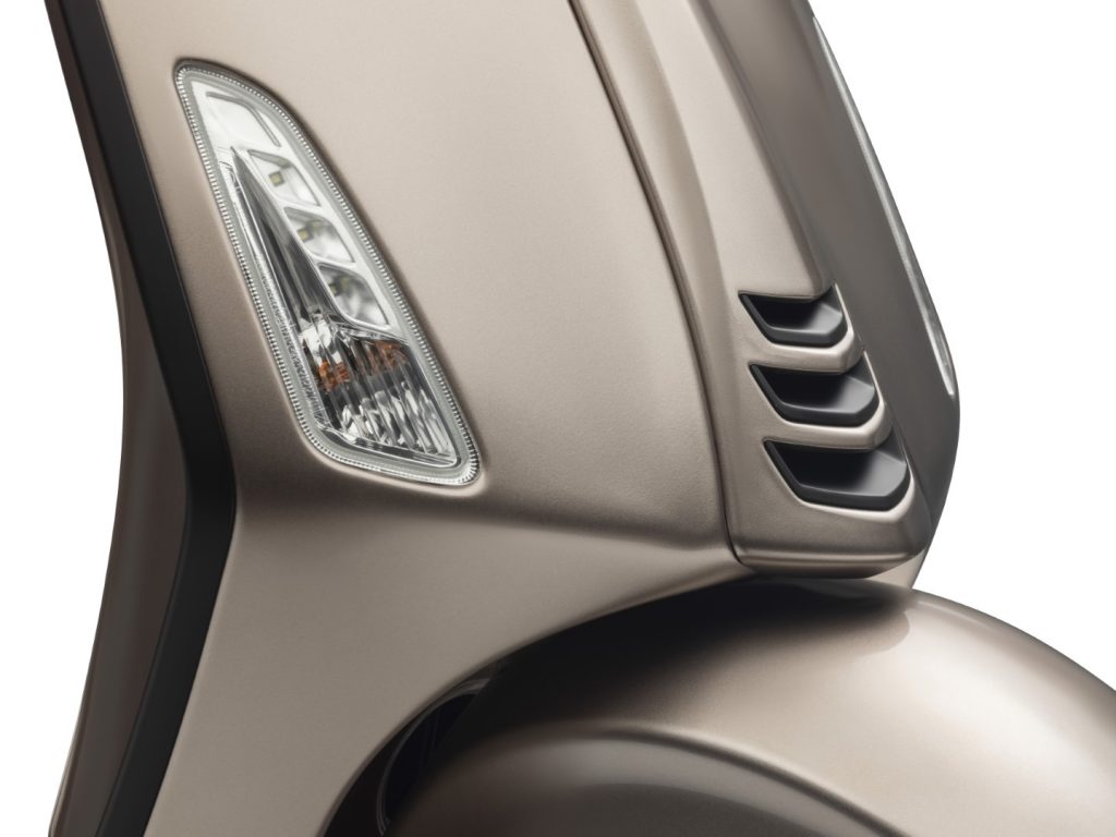 New Vespa Sprint S with TFT Screen Launched | Bigwheels.my