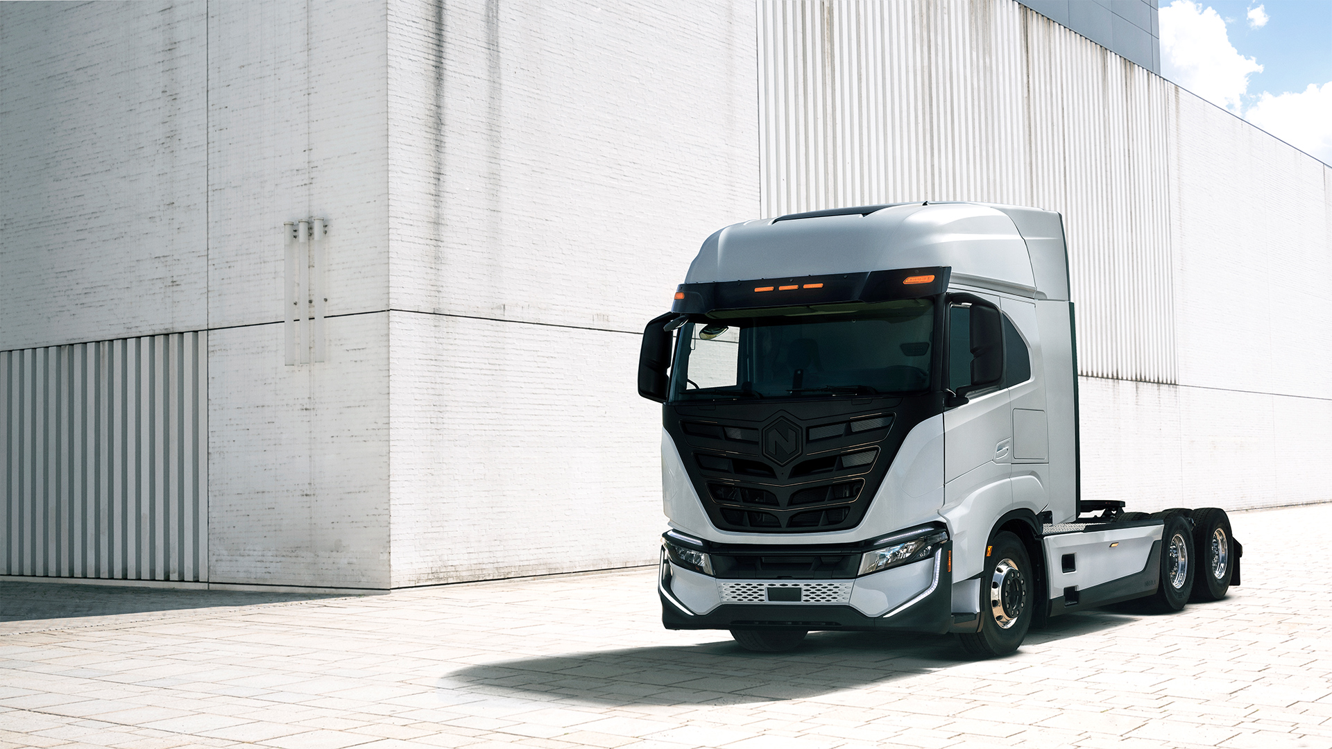 LAX Airport takes delivery of first electric truck | Bigwheels.my