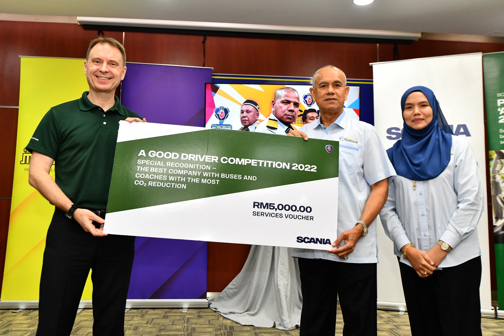 KEMB wins big at Scania ‘A Good Driver’ competition | Bigwheels.my
