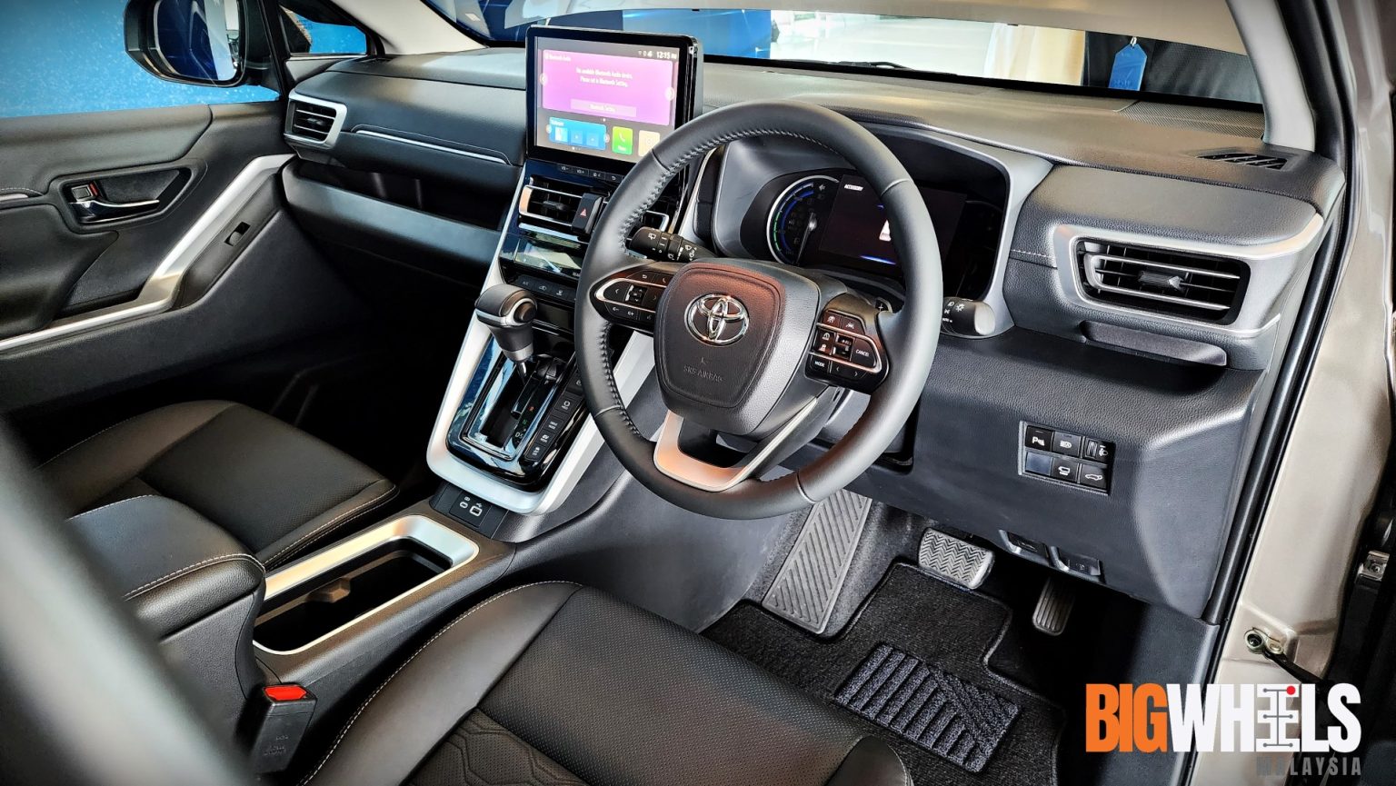 All-New Toyota Innova Zenix arrives in 2 variants, From RM165,000 ...