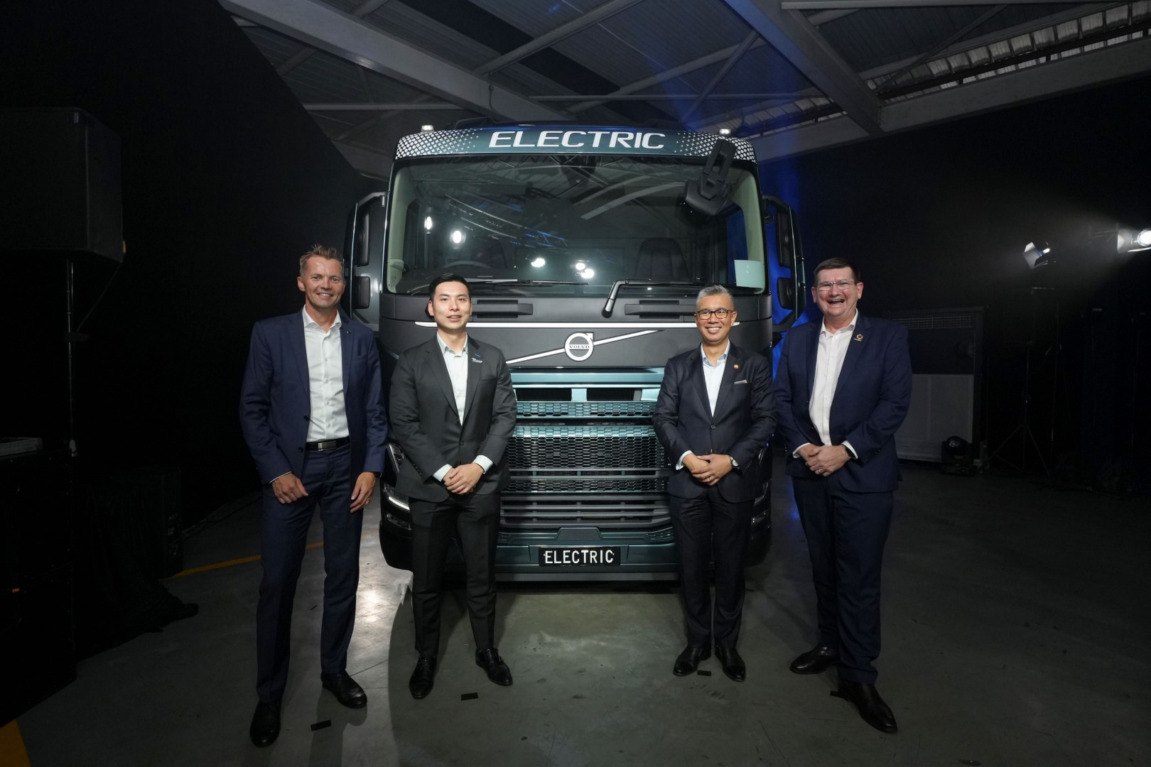 Volvo FM electric prime mover makes ASEAN debut in Malaysia | Bigwheels.my