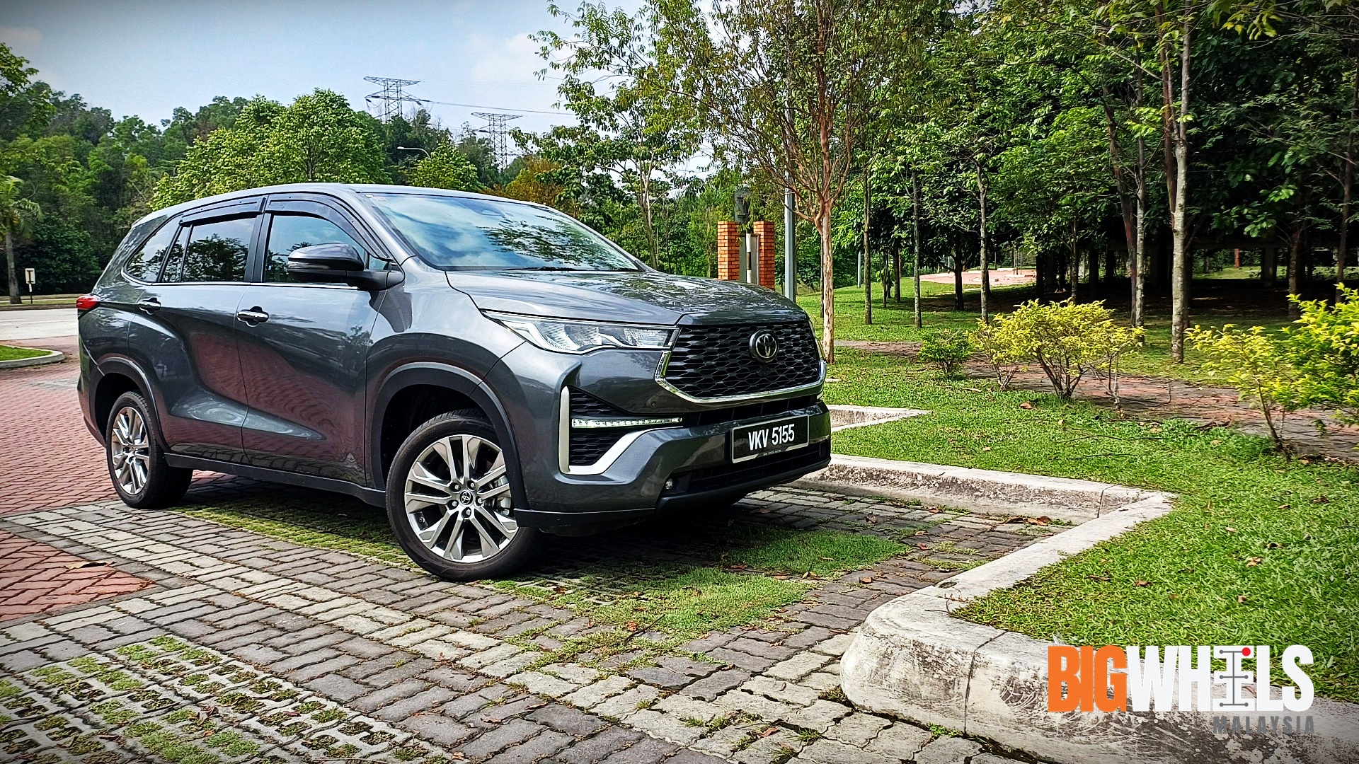 Review: Toyota Innova Zenix 2.0V – Is it worth the premium? | Bigwheels.my