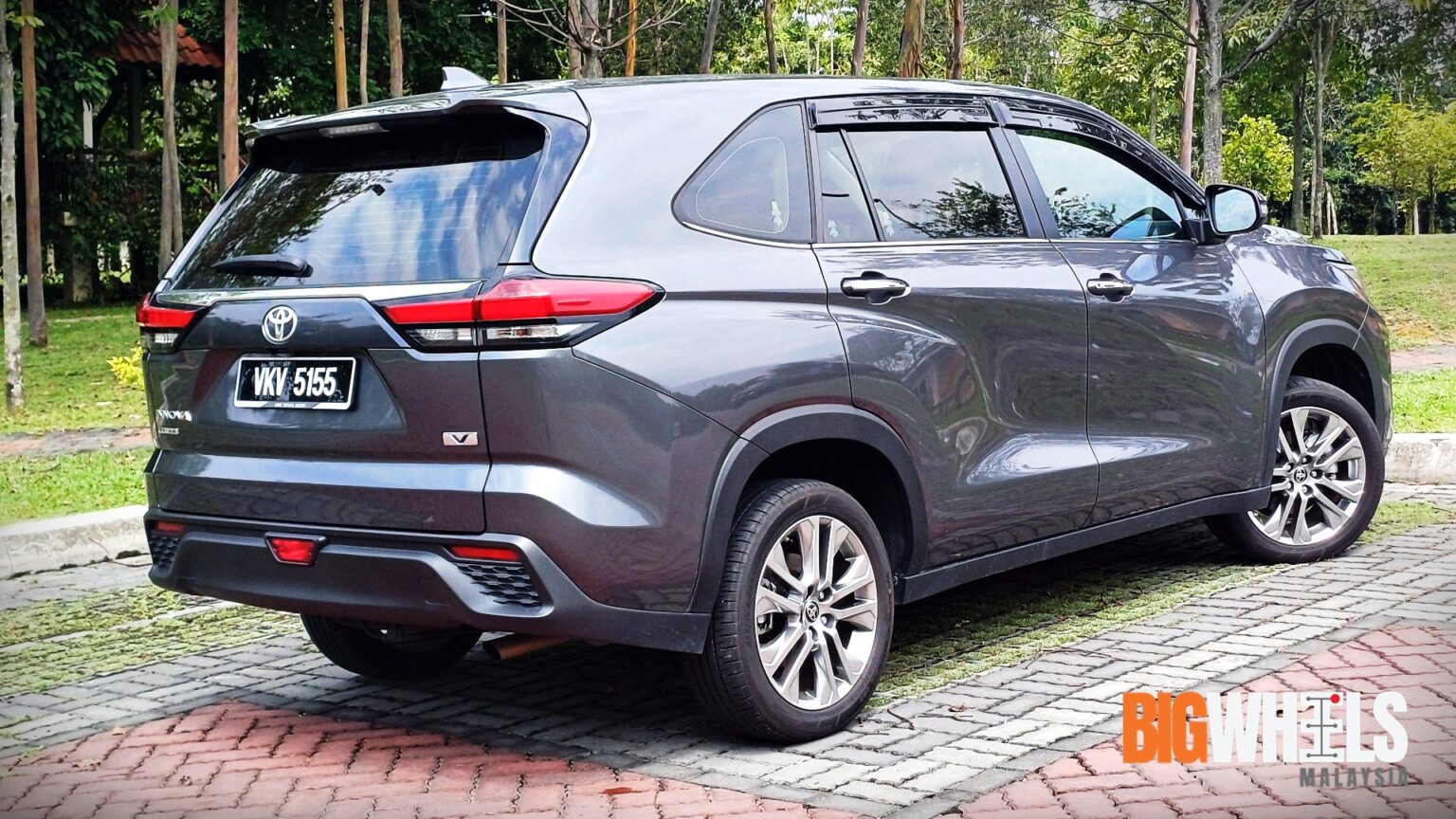 Review: Toyota Innova Zenix 2.0V – Is it worth the premium? | Bigwheels.my