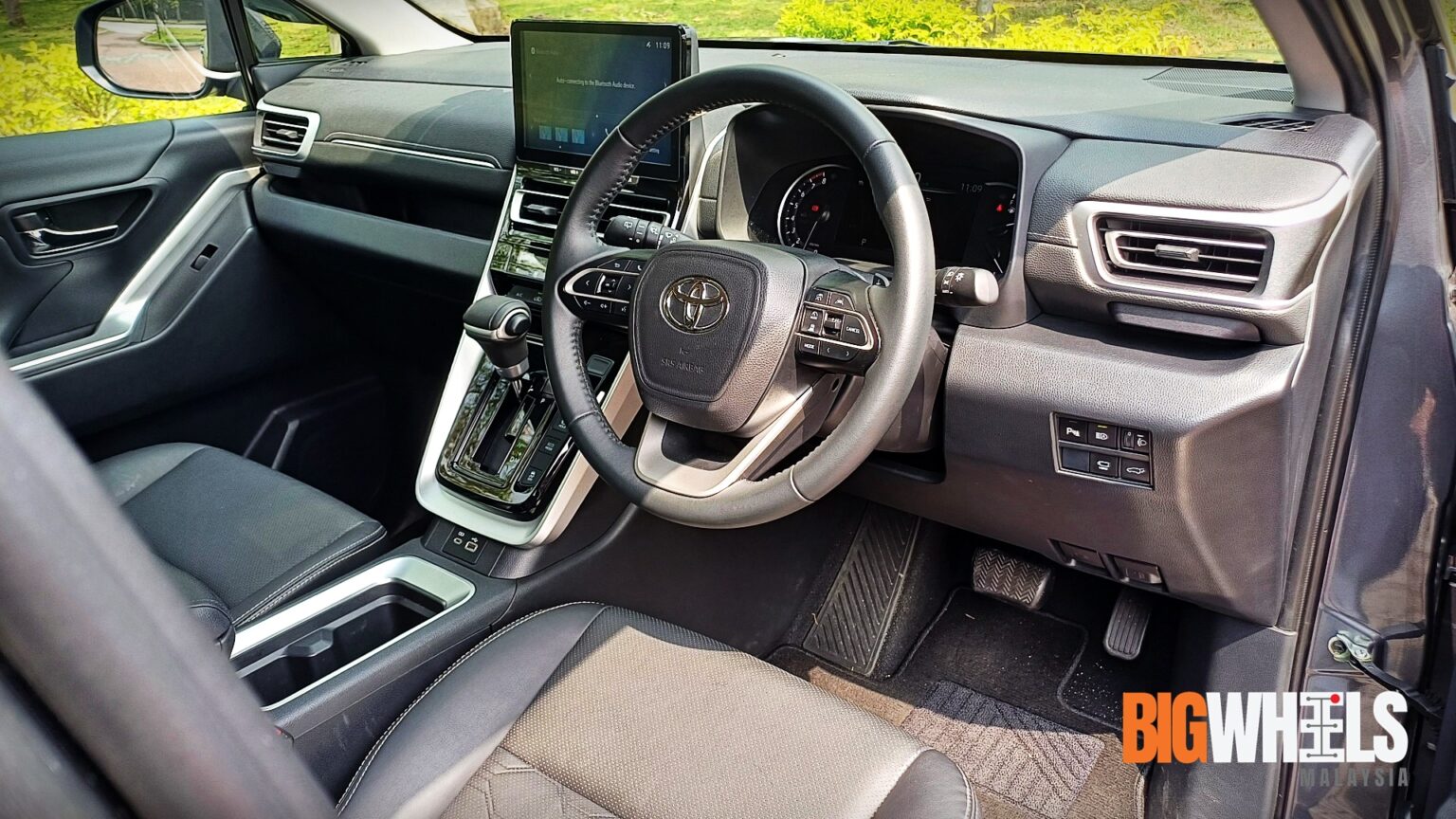 Review: Toyota Innova Zenix 2.0V – Is it worth the premium? | Bigwheels.my
