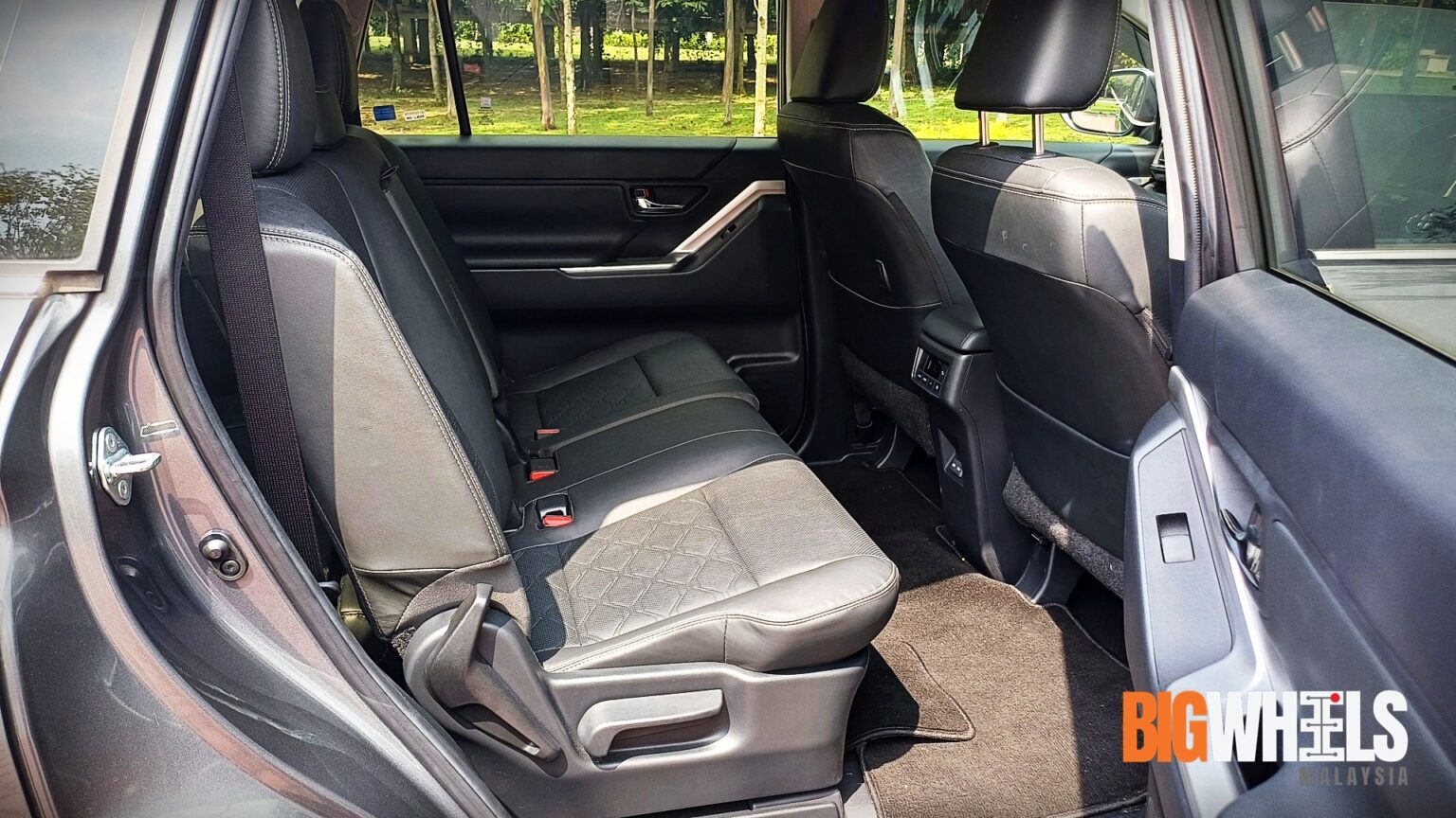 Review: Toyota Innova Zenix 2.0V – Is it worth the premium? | Bigwheels.my