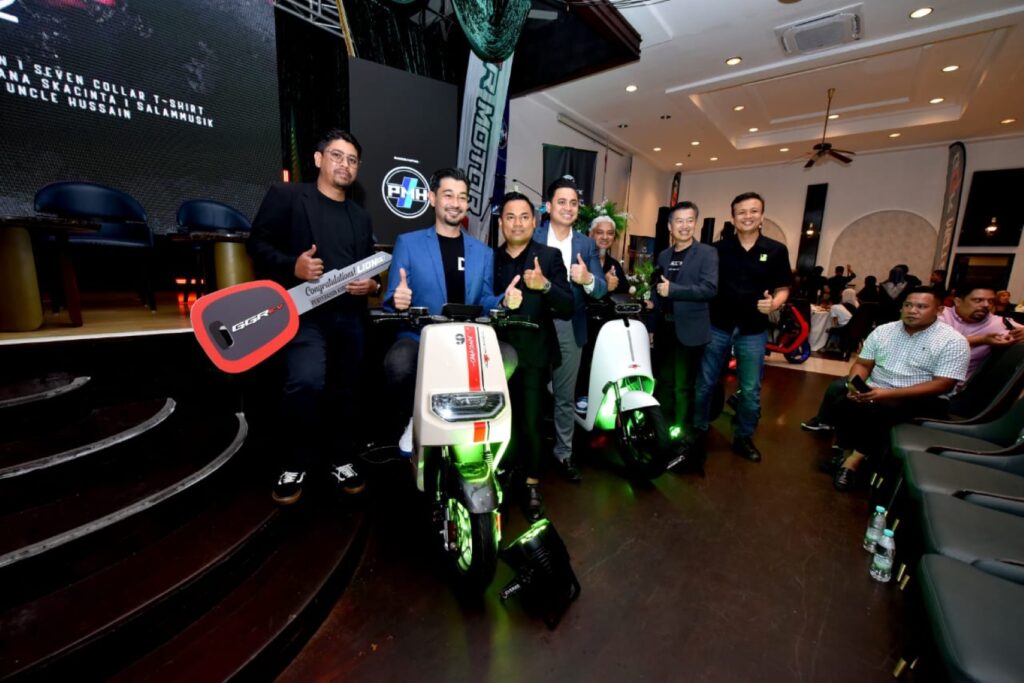 GGR Motor Unveils New Electric Motorcycle with Star-Studded Support ...