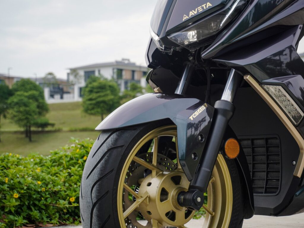 Aveta Malaysia Introduces New Twilight Blue Variant for Vanguard 250SE ...